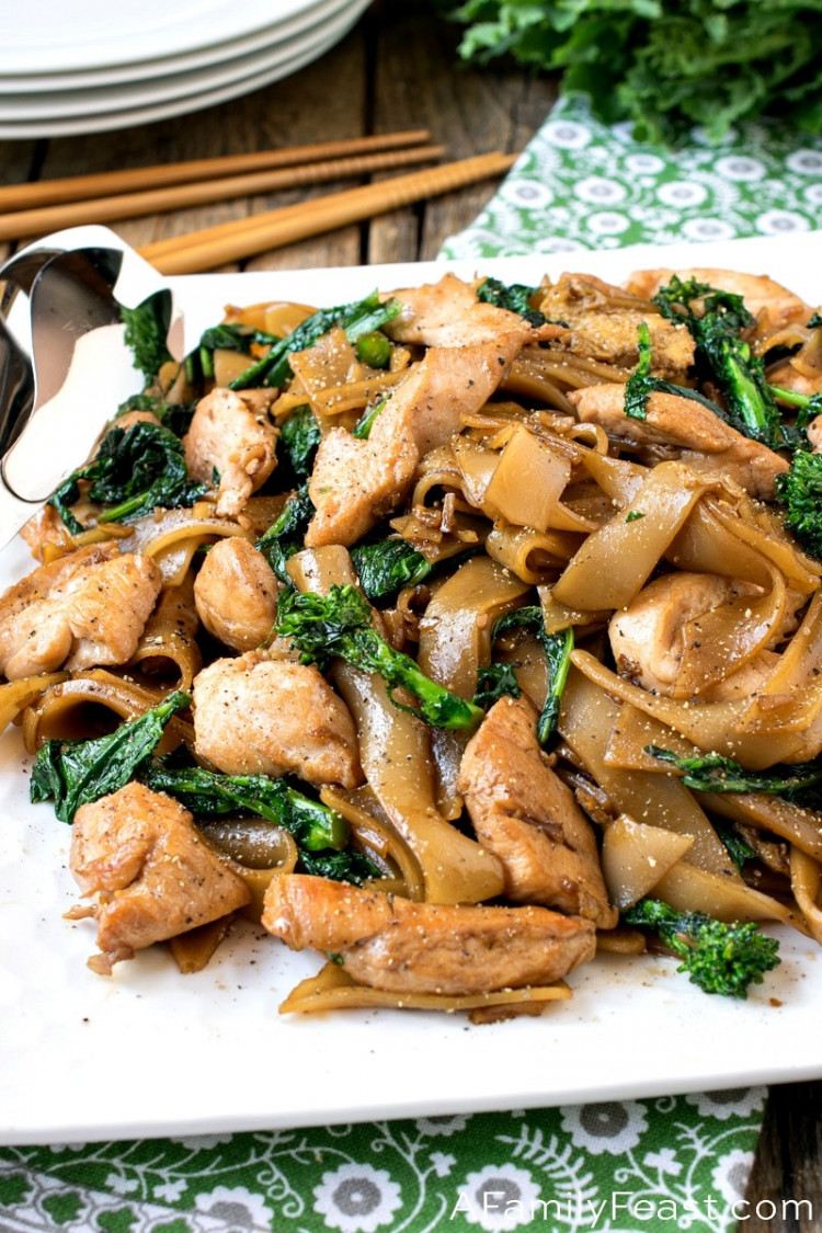 Pad See Ew (Thai Stir-Fried Noodles) - A Family Feast®