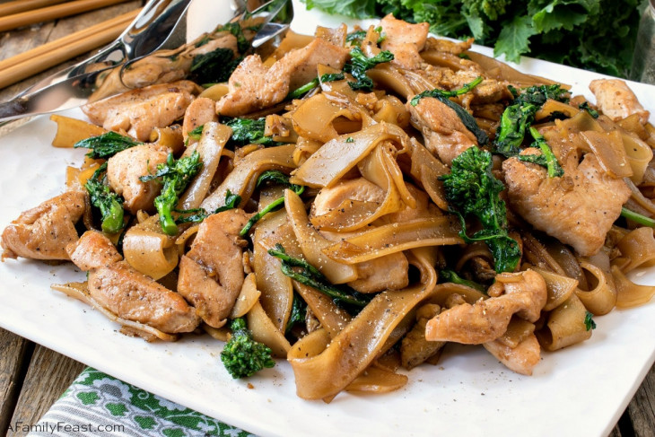 Pad See Ew (Thai Stir-Fried Noodles) - A Family Feast®