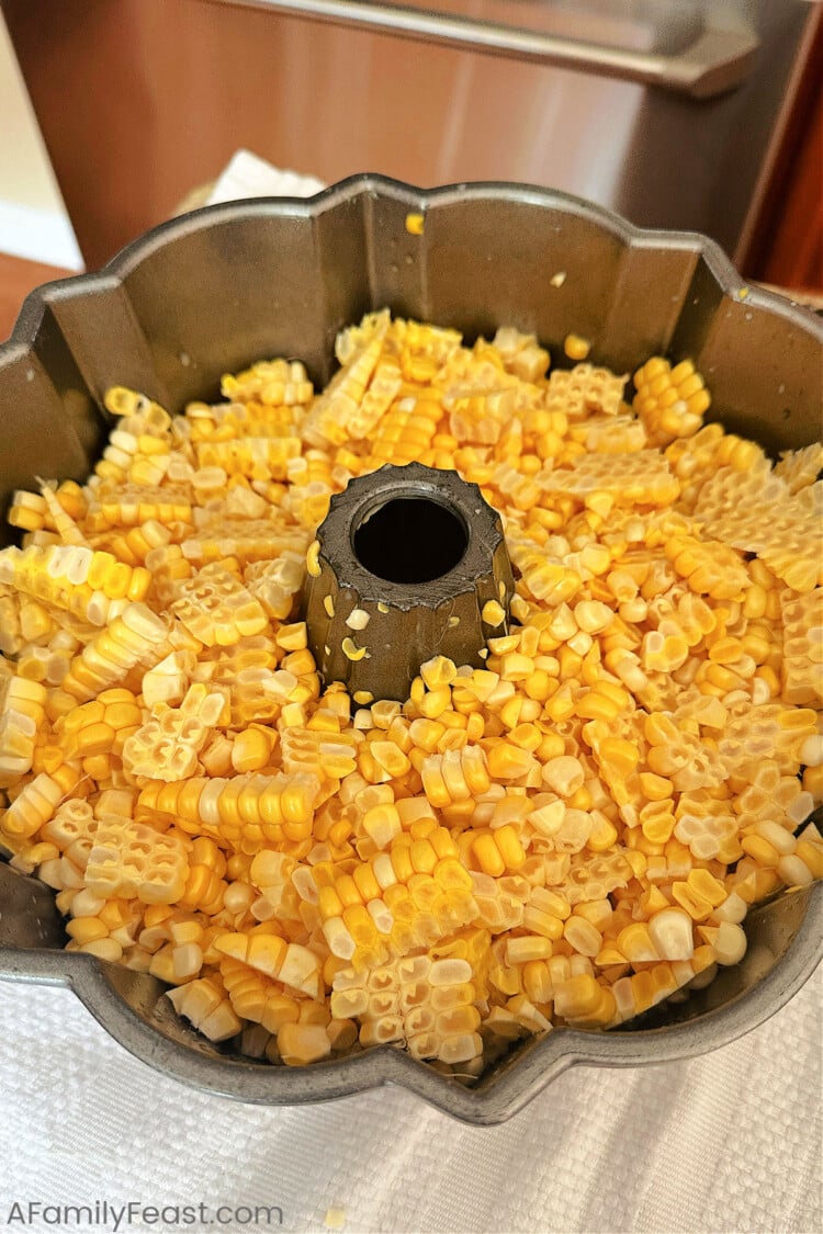 How to Easily Cut Fresh Corn Kernels off the Cob