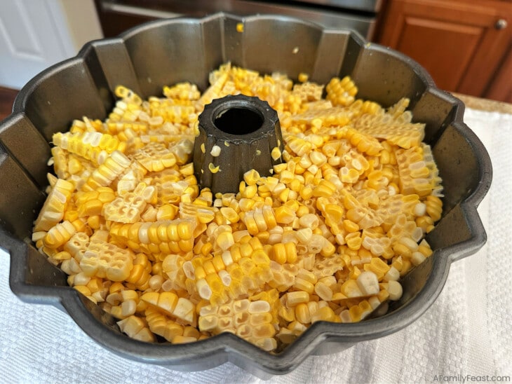 How to Easily Cut Fresh Corn Kernels off the Cob